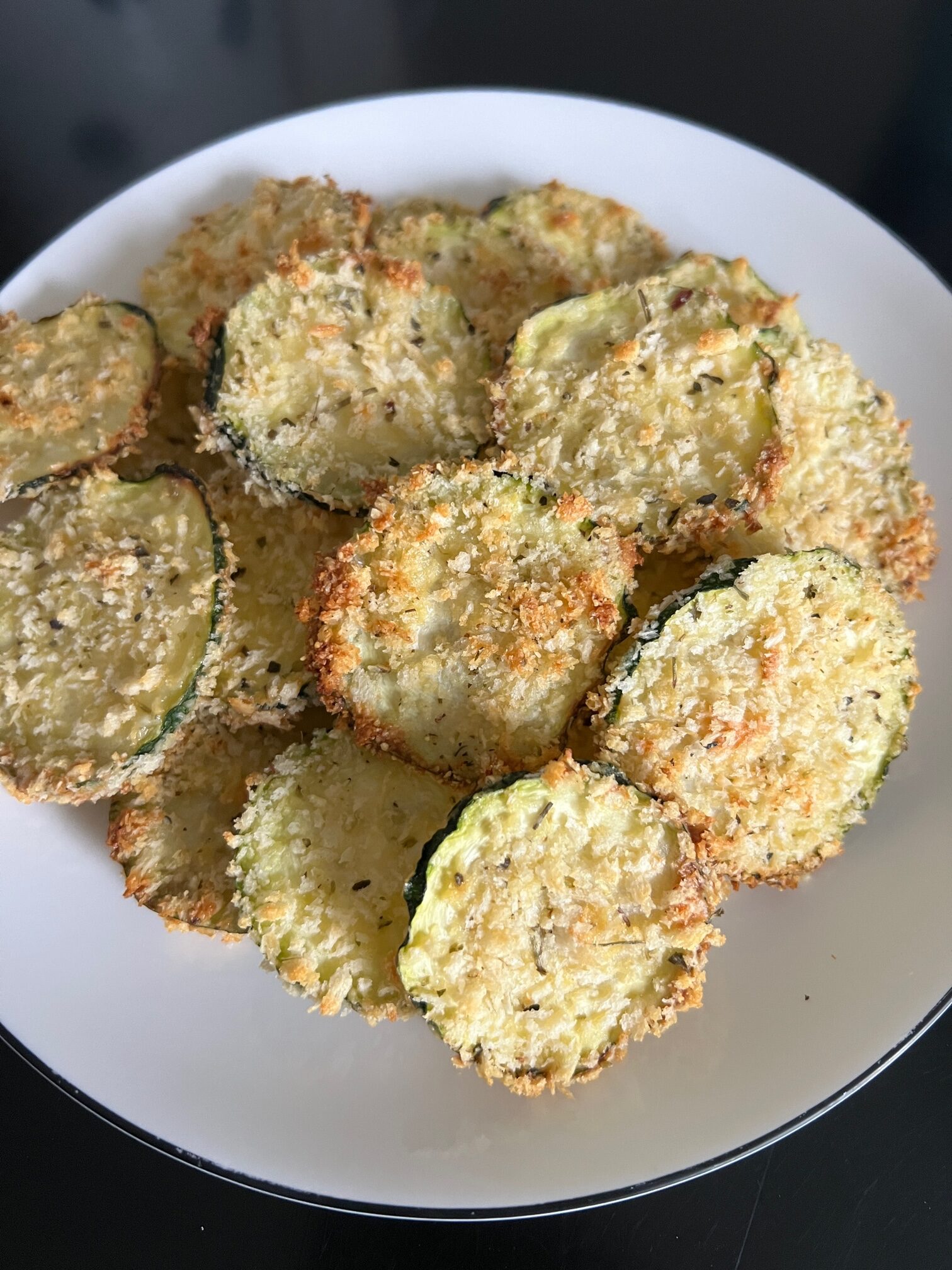 Crispy Baked Parmesan Zucchini Chips - Reach Wellth